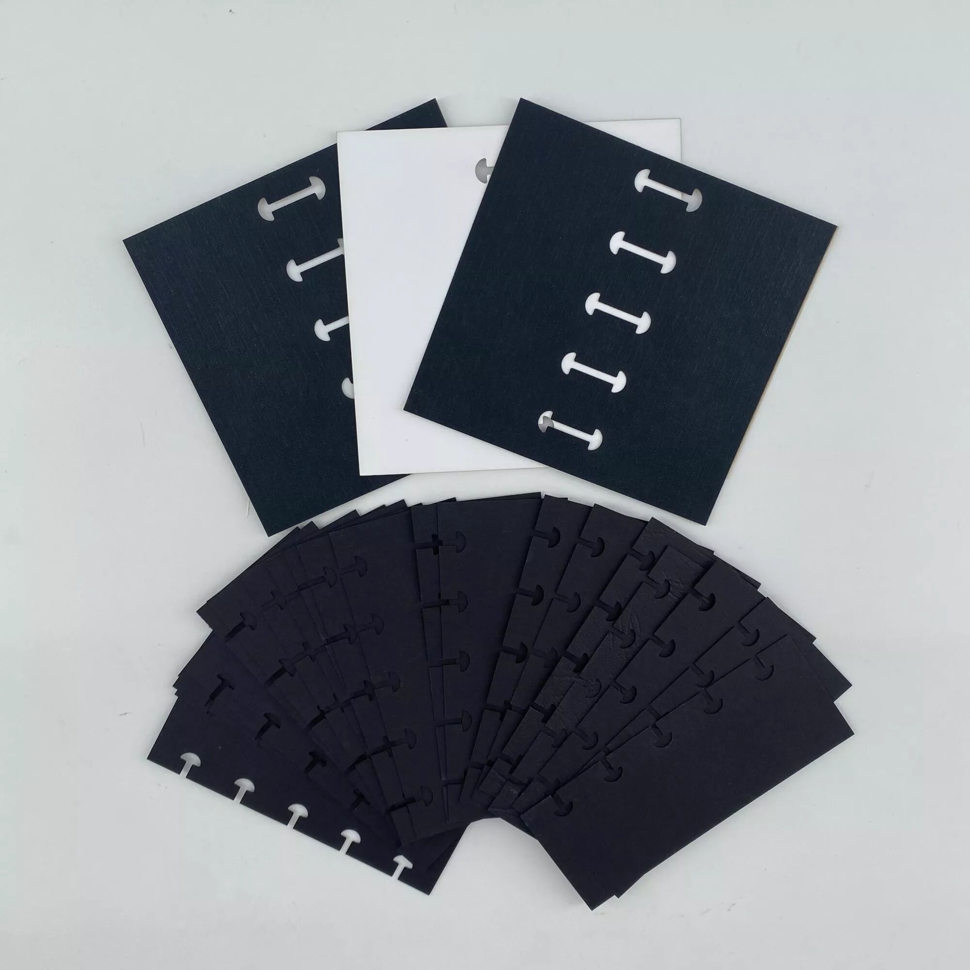 LOT DE 23 DECOUPES PAPIERS NOIR POUR ALBUM RELIURE CHAMPIGNON